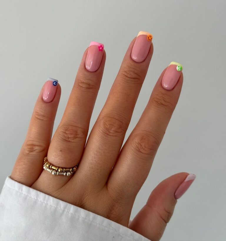 50 Best Short Spring Nails You'll Want to Try